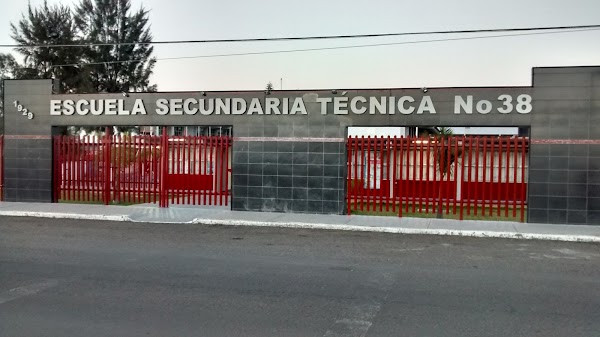 Escuela Secundaria Técnica 38, Salamanca, Blvrd Valle de Santiago 1929