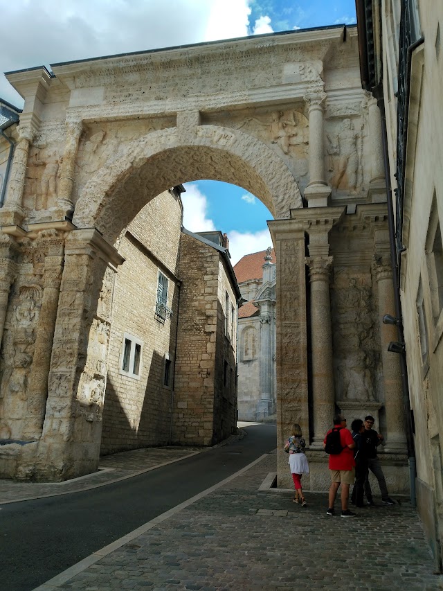 Mapstr - Porte noire arc triomphe gallo romain IIeme siècle Besançon ...