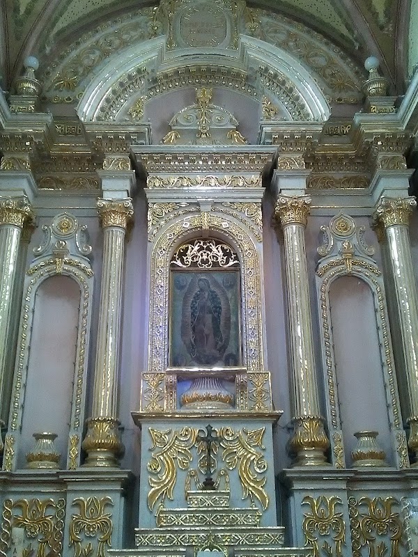 Templo de Santa María, Yuriria — dirección