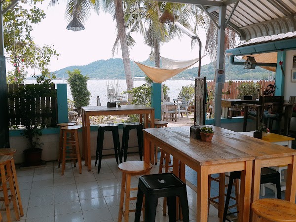 ซินยอริสต้า คาเฟ่ & บาร์, สงขลา — ที่อยู่, โทรศัพท์, ความคิดเห็น