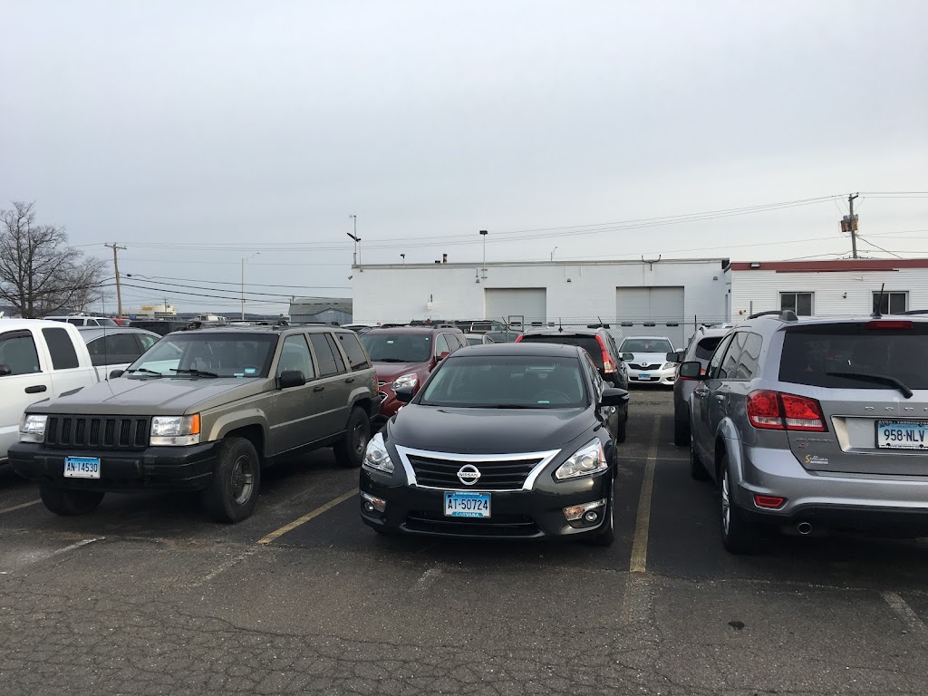 LAZ Parking Bradley Airport, LAZ Airport parking coupons and reviews.