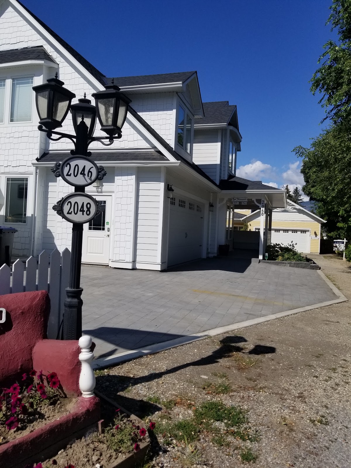 Cadder House - 2124 Pandosy Street, Kelowna - Canadian Contact Book