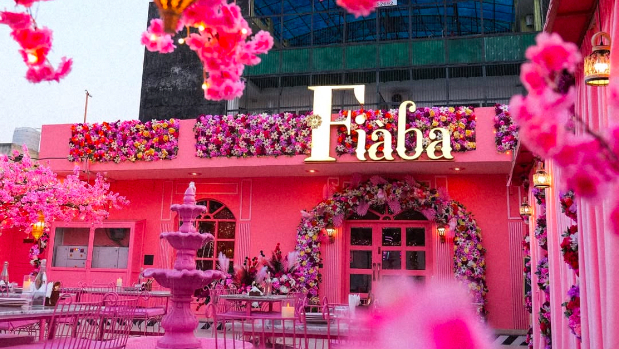 Fiaba Café, Sector 72, Noida