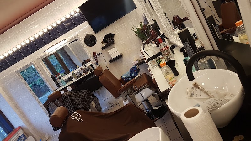 Croydon Barbers in London - Near Me Croydon Barber Hair Cut