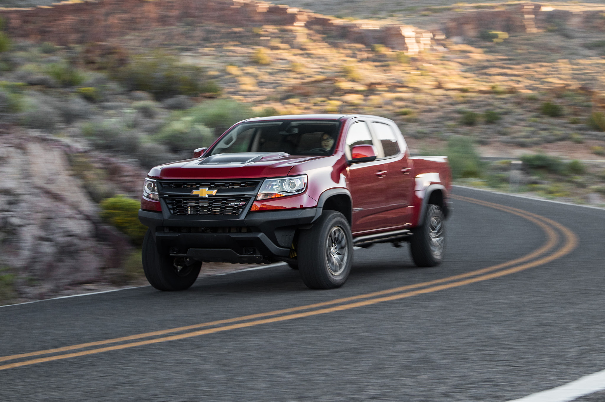 cars news 10: 2018 Chevrolet Colorado ZR2 Gas and Diesel First Test Review