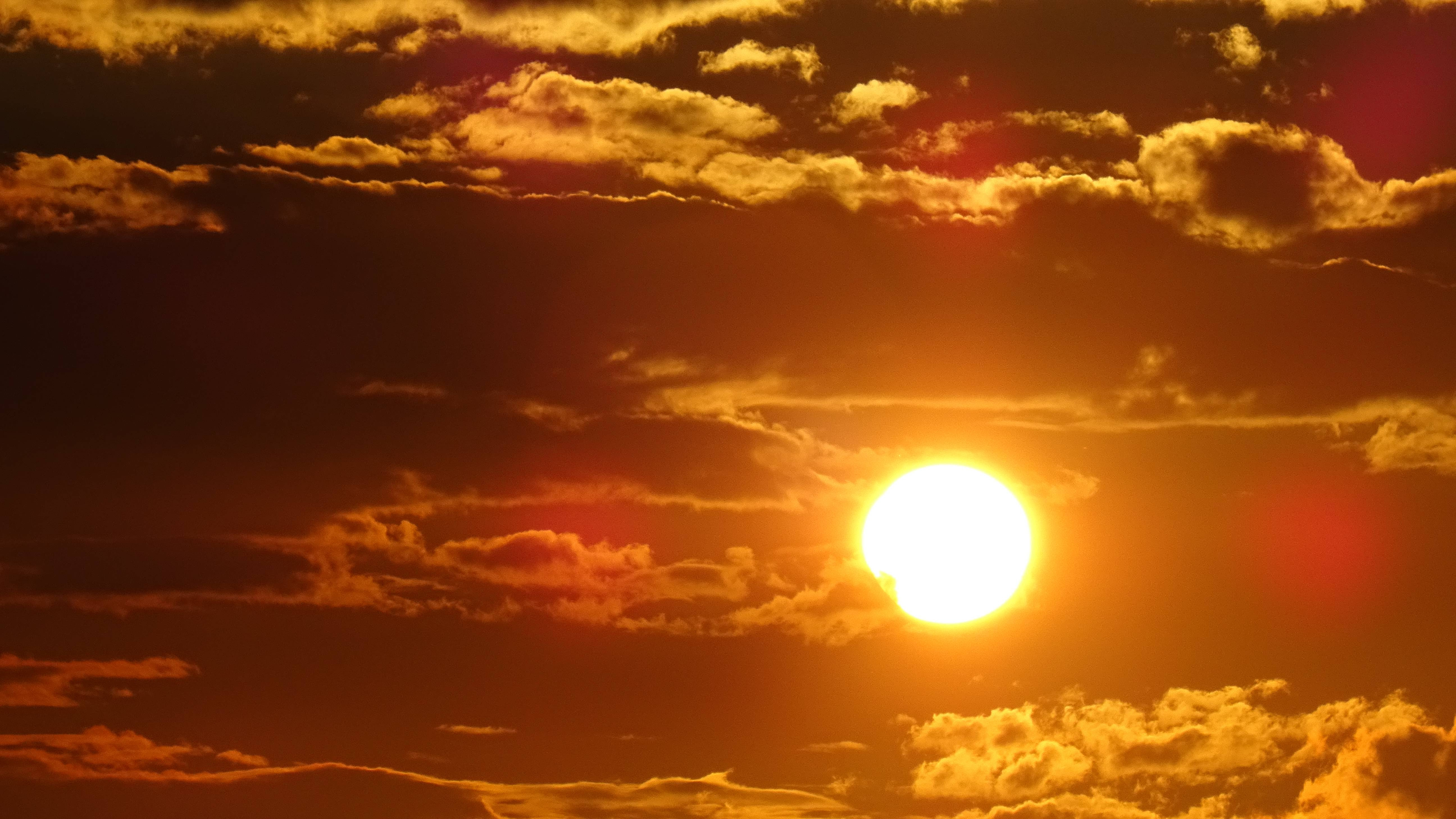 MichaelPocketList: Mid Afternoon Sun [5184x2920]