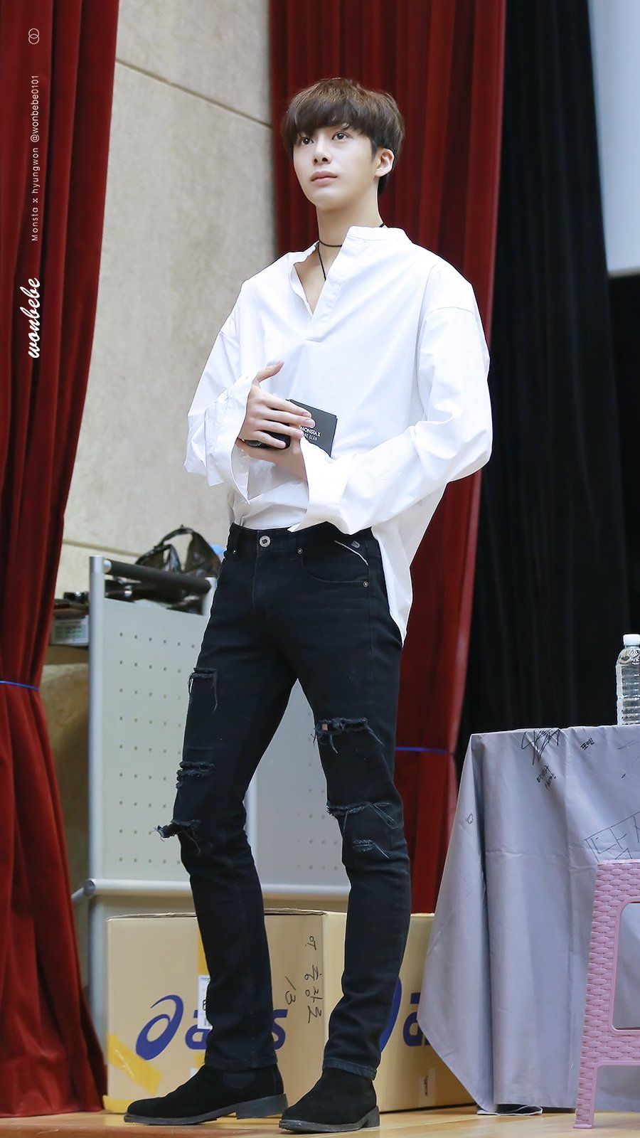11 Times MONSTA X's Hyungwon Showed Off His Amazingly Perfect Proportions - Koreaboo