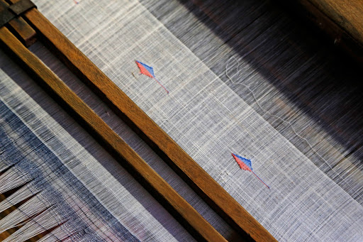 Ponduru - spinning and weaving 20 years later — Google Arts & Culture