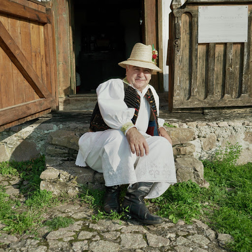 Da Doamne Sa Mor Cantand - YouTube Music